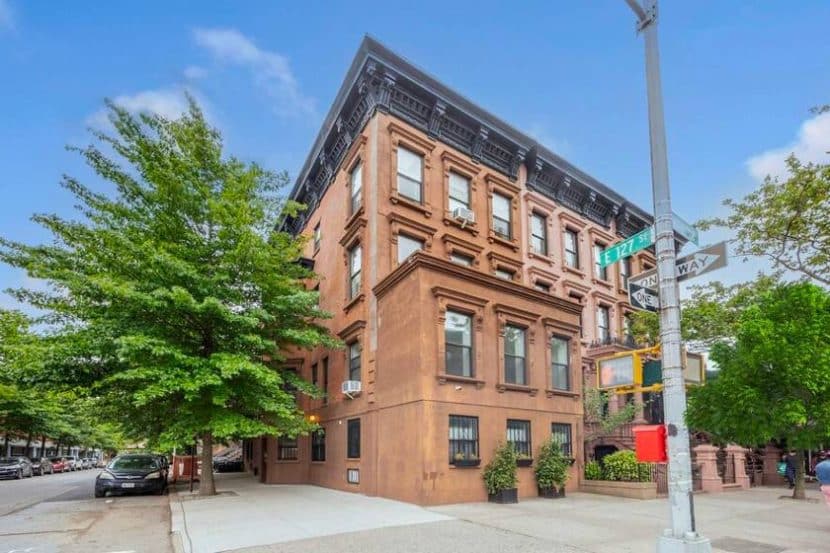 How to Buy an Apartment Complex: Guide for First-time Buyers - leyu乐鱼彩票 ...